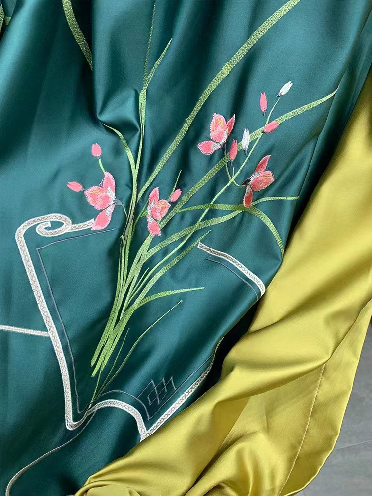 QYHL226B Silver Beach Embroidered Orchid Fragrant Thoroughwort Faux ...