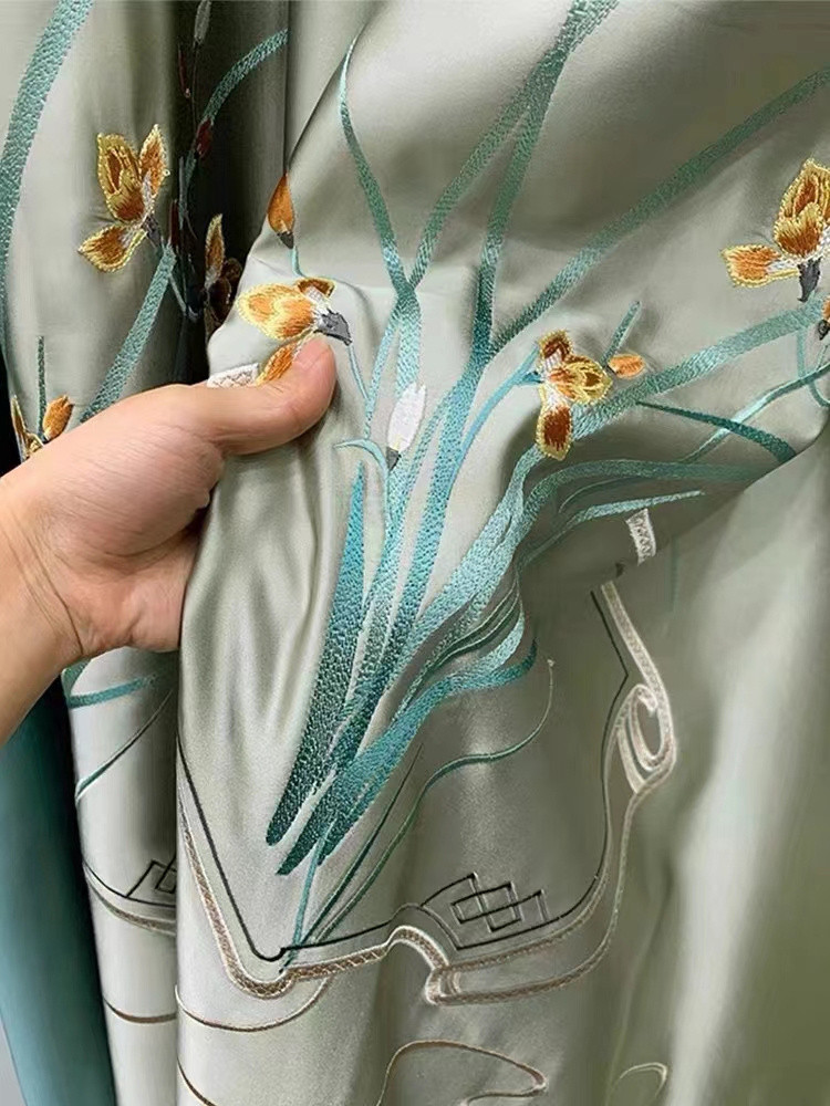 QYHL226B Silver Beach Embroidered Orchid Fragrant Thoroughwort Faux ...