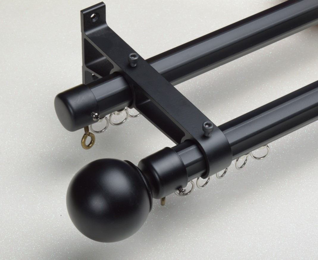 QYRY07 Black Metal Curtain Rod Set With Metal Rollers ...
